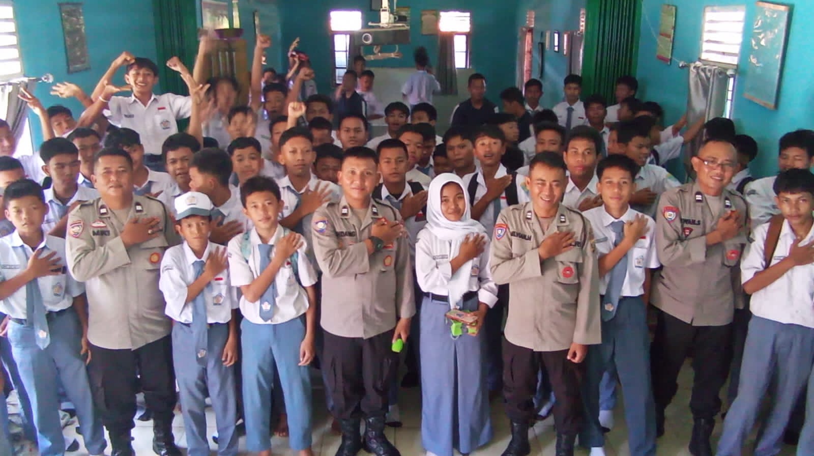 Polres Prabumulih Edukasi Siswa SMK YPN ABADI Tentang Bahaya Kenakalan Remaja - VIA POST